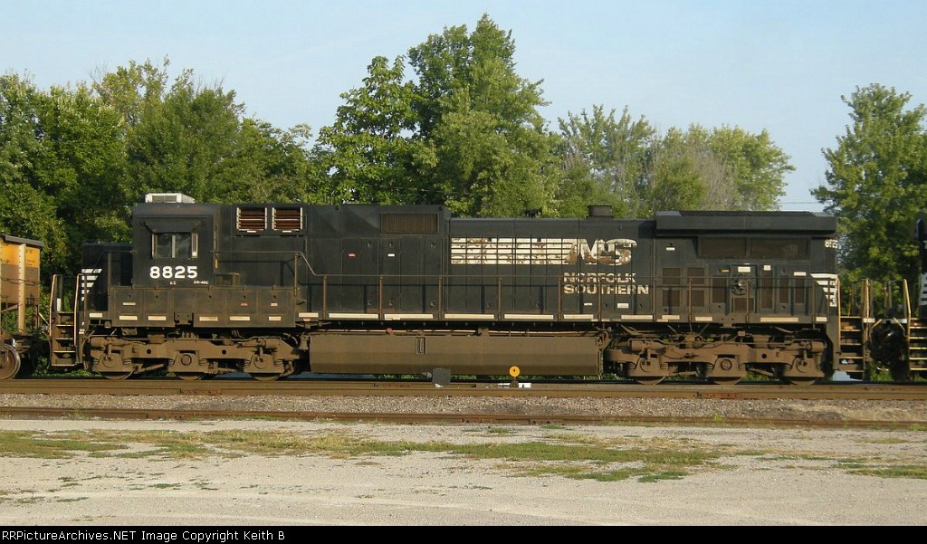 NS 8825